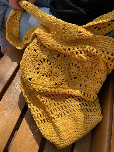 Ravelry: Sunny Day Market Bag pattern by Debbie Field
