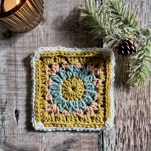 Ravelry: Rustic Christmas Granny Square pattern by Debbie Field