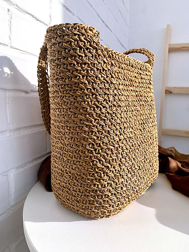 Ravelry: Twisted Raffia bag pattern by Kate Pilyavskaya