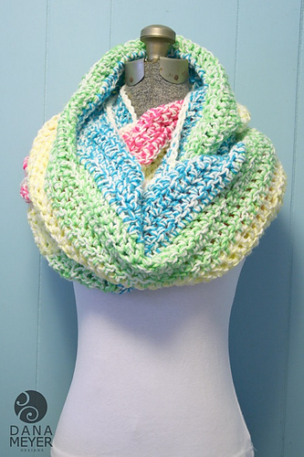 Ravelry: Rainbow Infinity Scarf pattern by Dana Meyer