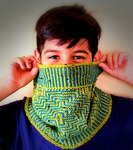 Ravelry: Eye Dazzler Cowl pattern by Margaret Briggs