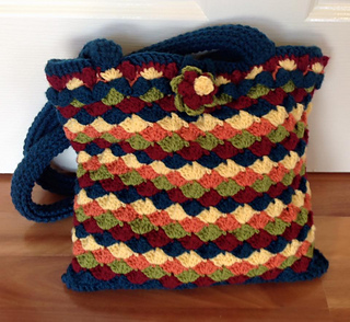 Ravelry: Shell Bag - I can read charts pattern by Maggie Bullock