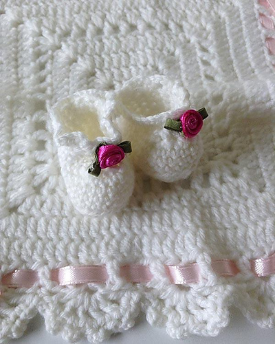 Ravelry: Baby Chloe - PA987 pattern by Maggie Weldon