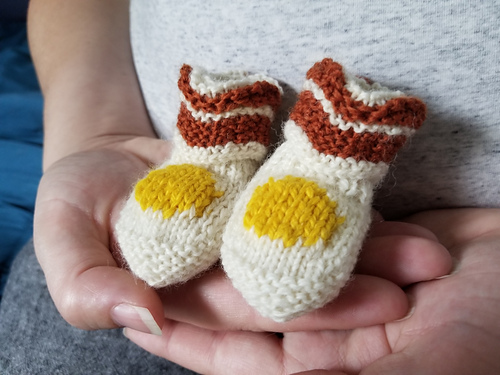 Ravelry: Bacon & Eggs Booties pattern by Kathie Popadin