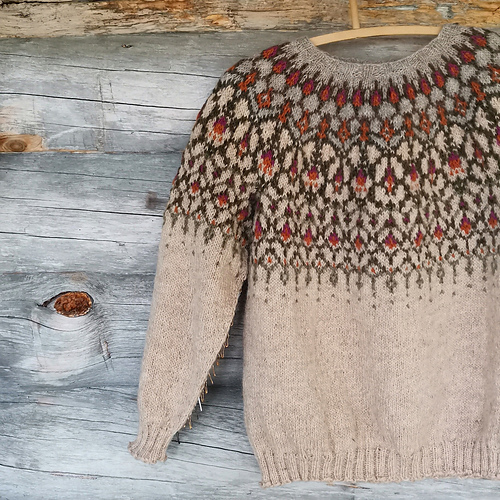 Ravelry: Vaula pattern by Maikki-Noora Karvinen