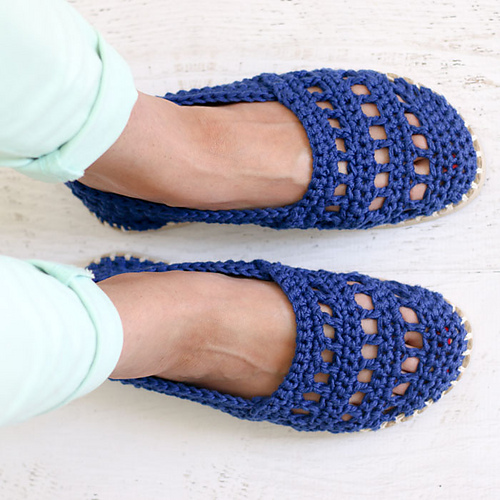 Ravelry: Seaside Slip-Ons with Flip Flop Soles pattern by Jess Coppom
