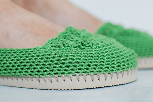 Ravelry: Summertide Slip-On Shoes pattern by Jess Coppom