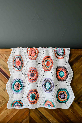 Ravelry: Grandmother's Flower Garden "Quilt" pattern by Jess Coppom