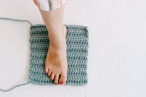 Ravelry: Magic Rectangle Slippers pattern by Jess Coppom