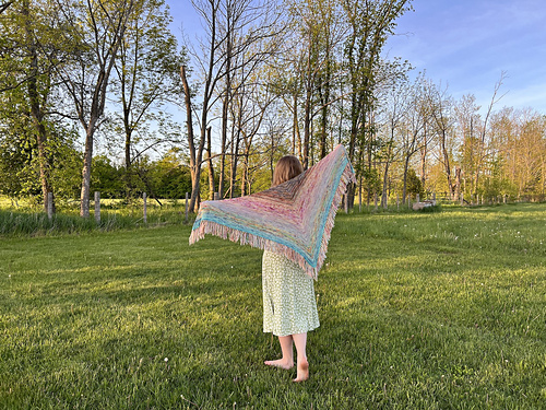 Ravelry: Effortless Shawl pattern by Koigu Team