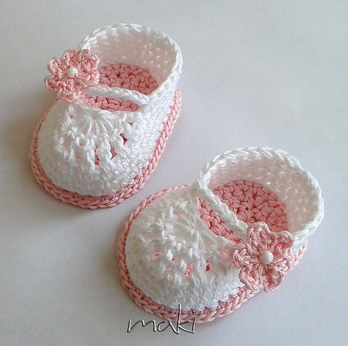Ravelry: Mini booties pattern by CraftyLady