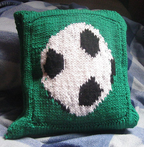Ravelry: World Cup Football pattern by Erssie