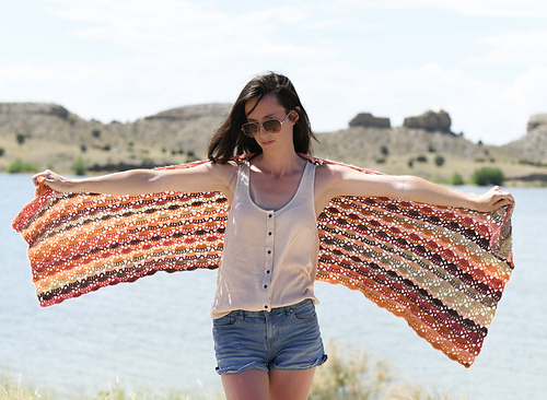 Ravelry: Isla Scalloped Wrap pattern by Jessica Reeves Potasz
