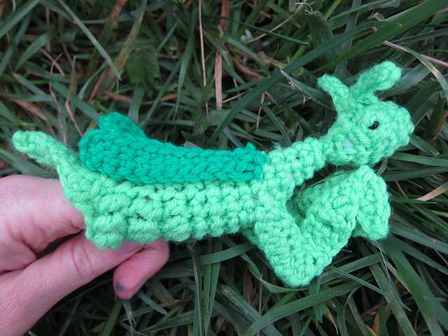 Ravelry: Praying Mantis Finger Puppet pattern by Sharayah Pranger