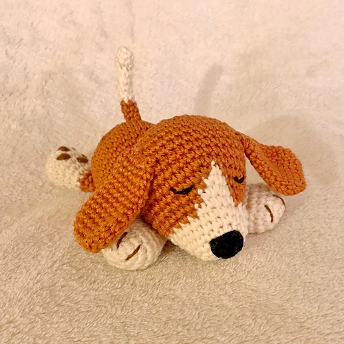 Ravelry: Dreaming Beagle "Oskar" pattern by marivan crochet