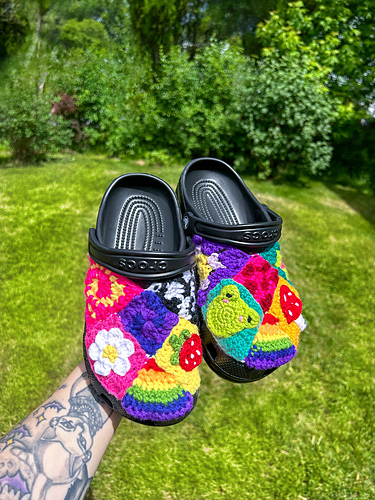 Ravelry: Crocs Cover pattern by Mamma Stitches