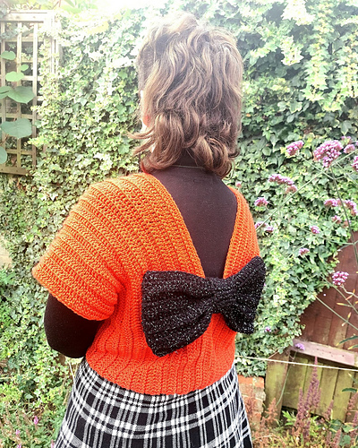 Ravelry: Christmas Wrapping Top pattern by Lauren Willis