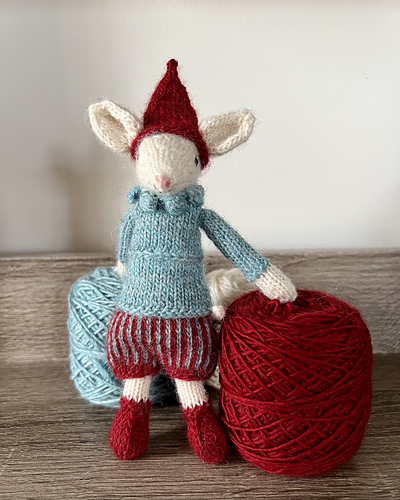 Ravelry: Elf Mouse pattern by Manon Lemaire