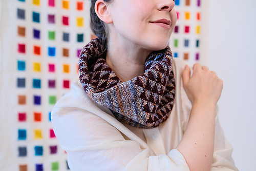 Ravelry: Cygnus Cowl pattern by Meredith Collins