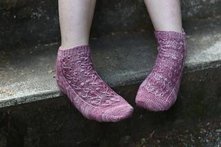 Ravelry: Chamallow Socks pattern by MarGueNée