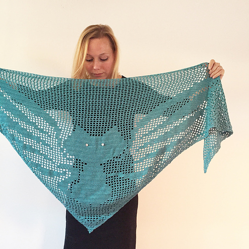 Ravelry: Flying Kitty Shawl pattern by Mara Maakt