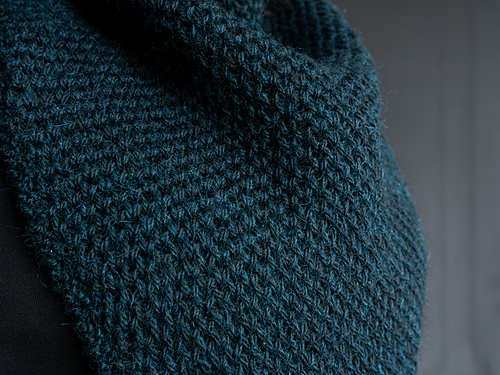 Ravelry: Deep Dive Bandana Cowl pattern by Maren Odenthal