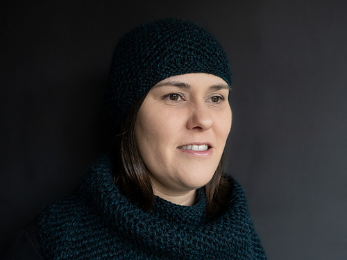 Ravelry: Deep Dive Bandana Cowl pattern by Maren Odenthal