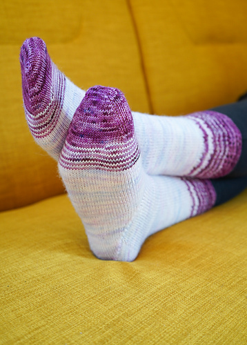 Ravelry: Socks for mom pattern by Renate Dziedataja