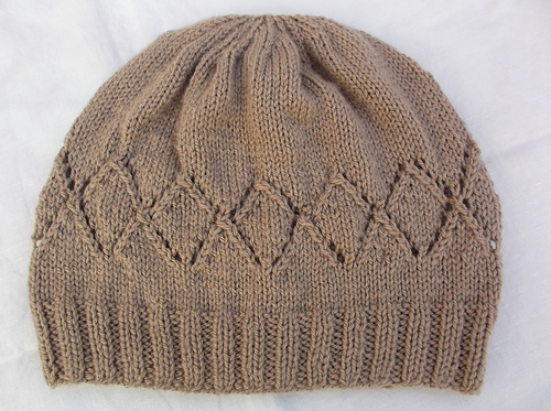 Ravelry: Gorro con rombos pattern by Maria Yuste