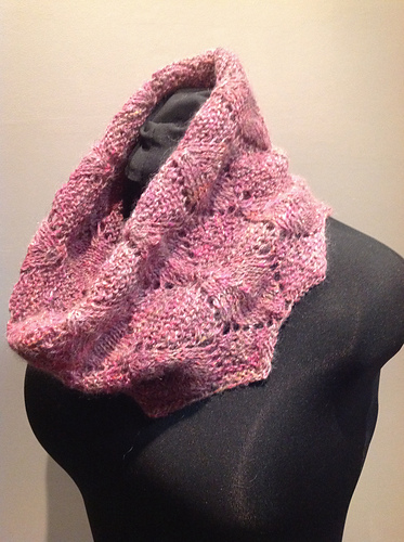 Ravelry: Leaf loop pattern by Susan Ashcroft