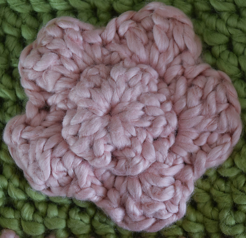 Ravelry: Drawstring Beanie with Yarrow Flower pattern by Marie Segares