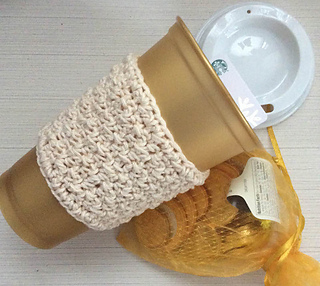 Ravelry: Pebble Stitch Mug Hug pattern by Marie Segares