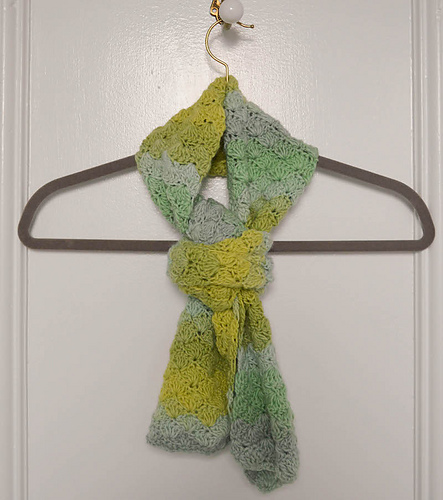 Ravelry: Gradient Shells Scarf pattern by Marie Segares
