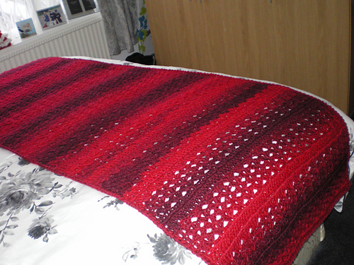 Ravelry: Chunky Cosy Bed Runner pattern by Heather C Gibbs (KCACO.UK)