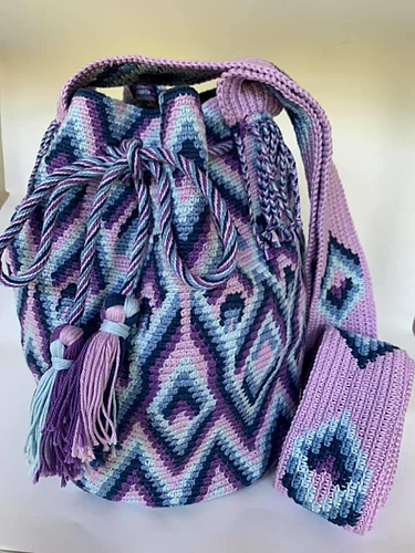 Ravelry: Mochila Illusion pattern by Marion Verloop