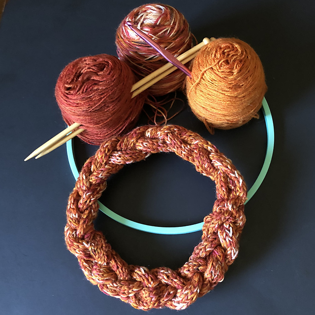 Ravelry: Marismisc's Knit Cable Braid Wreath