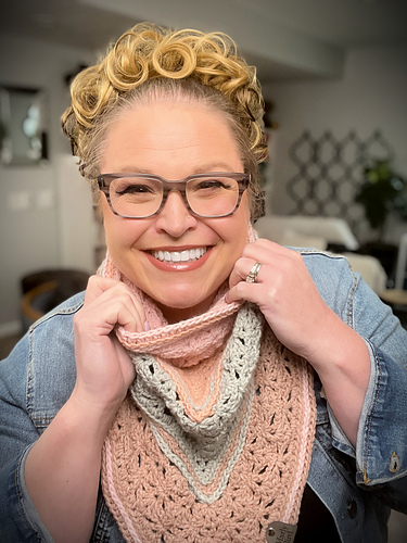 Ravelry: Miranda Cowl pattern by Marly Bird and Robyn Chachula