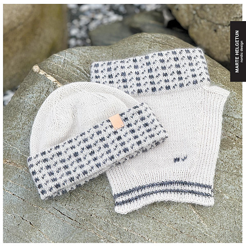 Ravelry: Cozy Cabin Lue med oppbrett pattern by Marte Helgetun