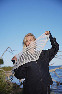 Ravelry: Estelle Traingular shawl pattern by LANGYARNS SWITZERLAND