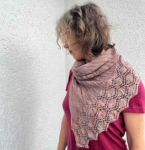 Ravelry: Leaf me this way pattern by Martina Behm