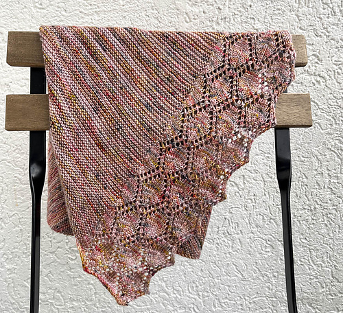 Ravelry: Leaf me this way pattern by Martina Behm