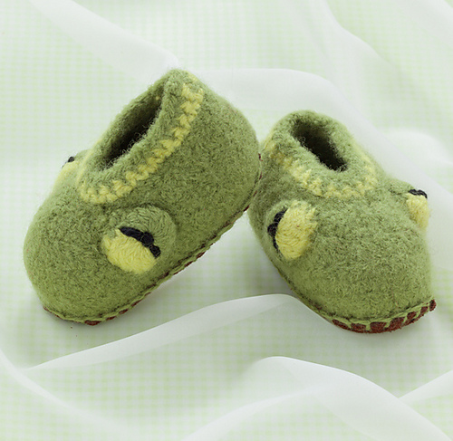 Ravelry: Froggy pattern by Chantal Garceau and Mary J. King