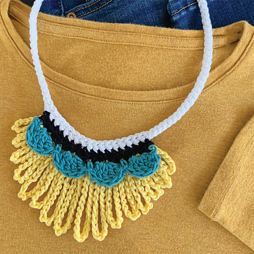Ravelry: Loopy Worsted Necklace pattern by Mary Beth Cryan