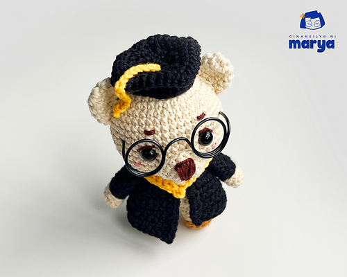 Ravelry: Grad Bear pattern by Mary Pile