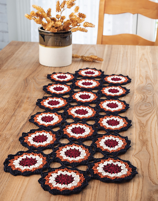 Ravelry: Country Living Table Runner pattern by Laura Gebhardt