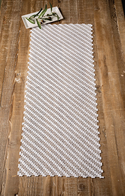 Ravelry: Infinity Edge Table Runner pattern by Joyce Geisler