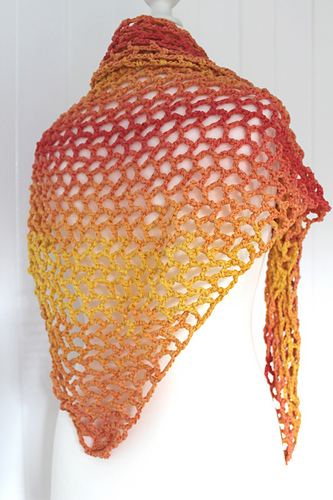 Ravelry: sunrise triangular shawl pattern by Sara Karls