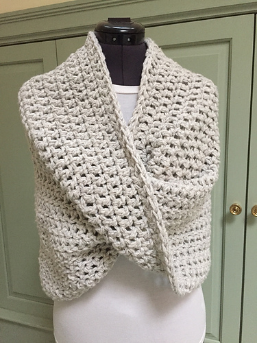 Ravelry: Mobius Shawl Wrap pattern by Naztazia