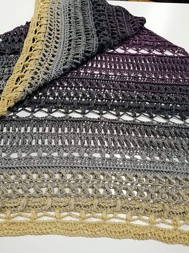 Ravelry: Rela Shawl pattern by Paulina Renc-Smolewska