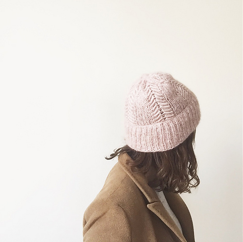 Ravelry: Bonnet Kakuetta pattern by Mauricette C